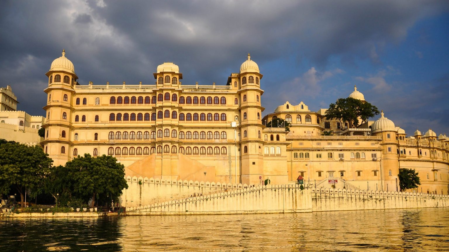 Top 7 Best Palaces in Rajasthan - Luxotic Holidays